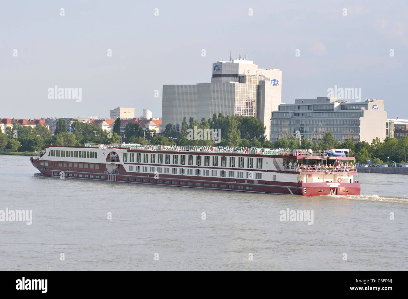 Tour boat on the Danube in Vienna Stock Photo - Alamy