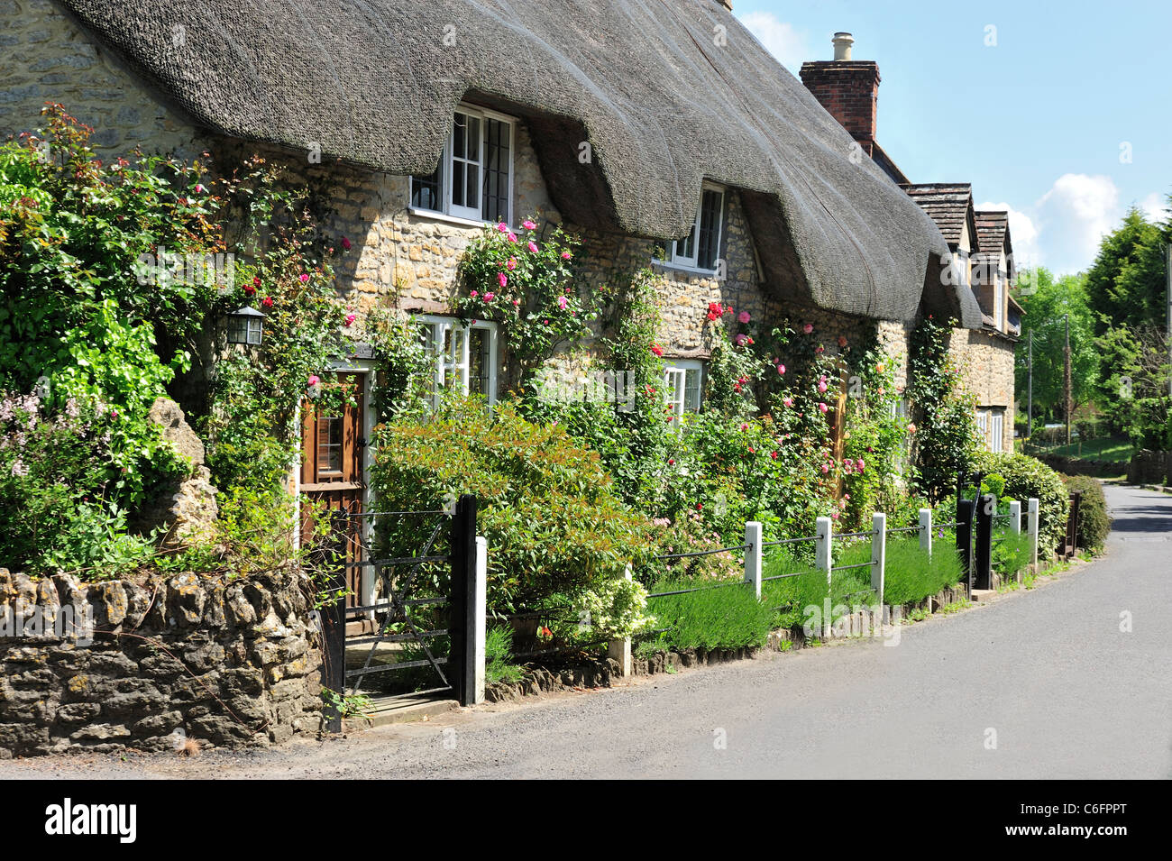 C6fppt east coker a somerset village hi-res stock photography and ...
