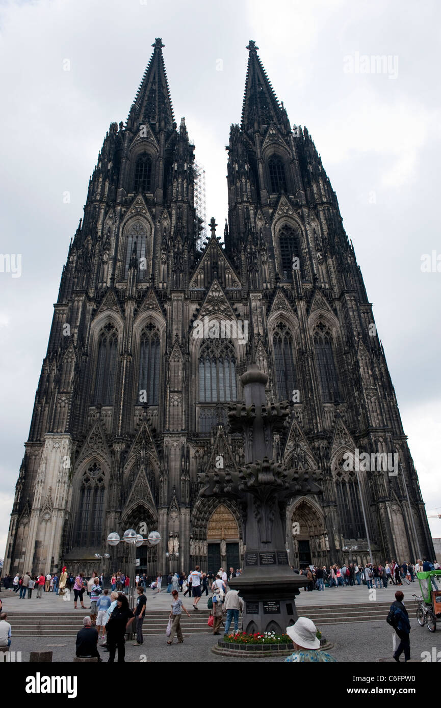 Cologne Cathedral and tourists Koln Germany Europe Stock Photo - Alamy