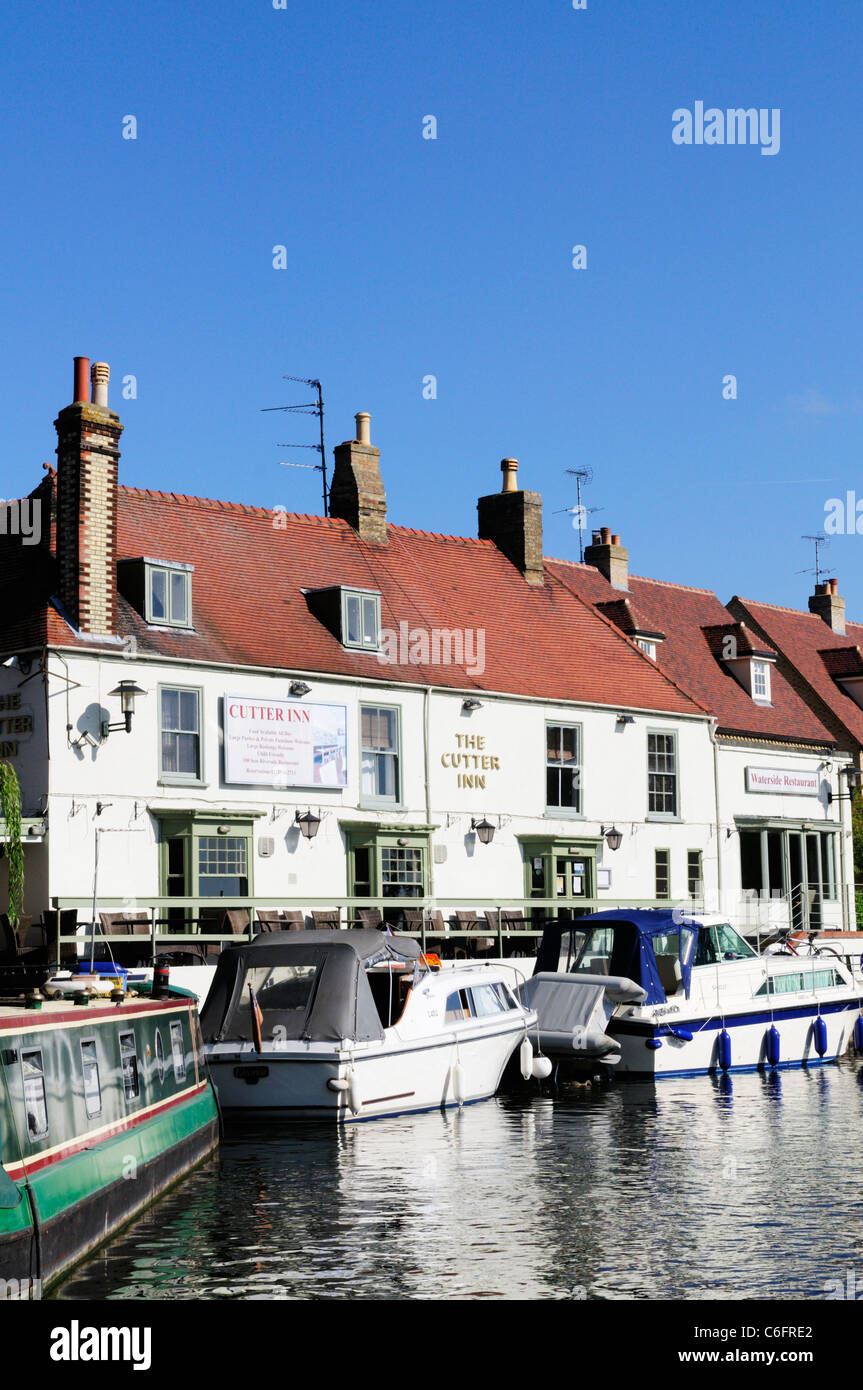 Cutter inn hi-res stock photography and images - Alamy
