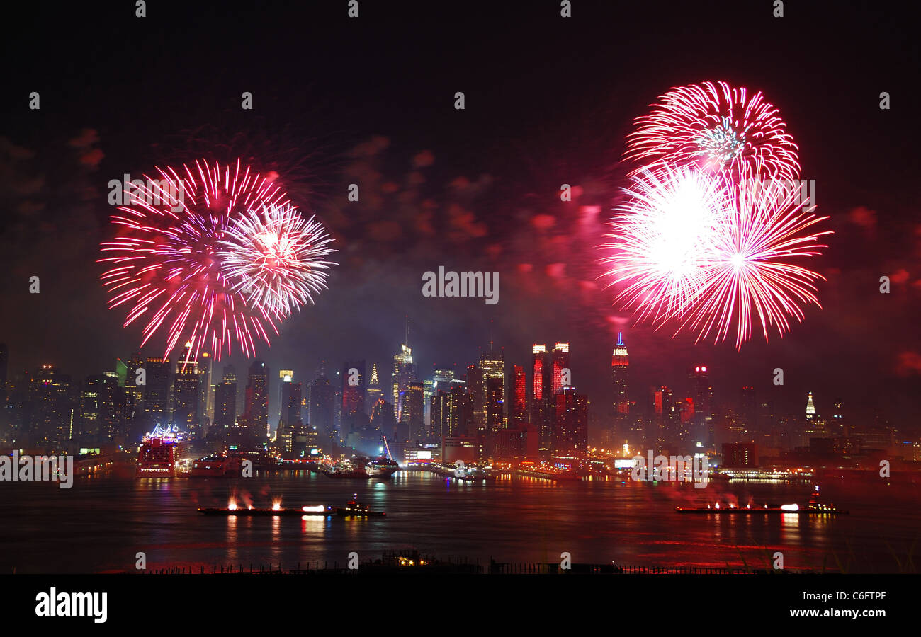 Independence day fireworks new york city High Resolution Stock ...