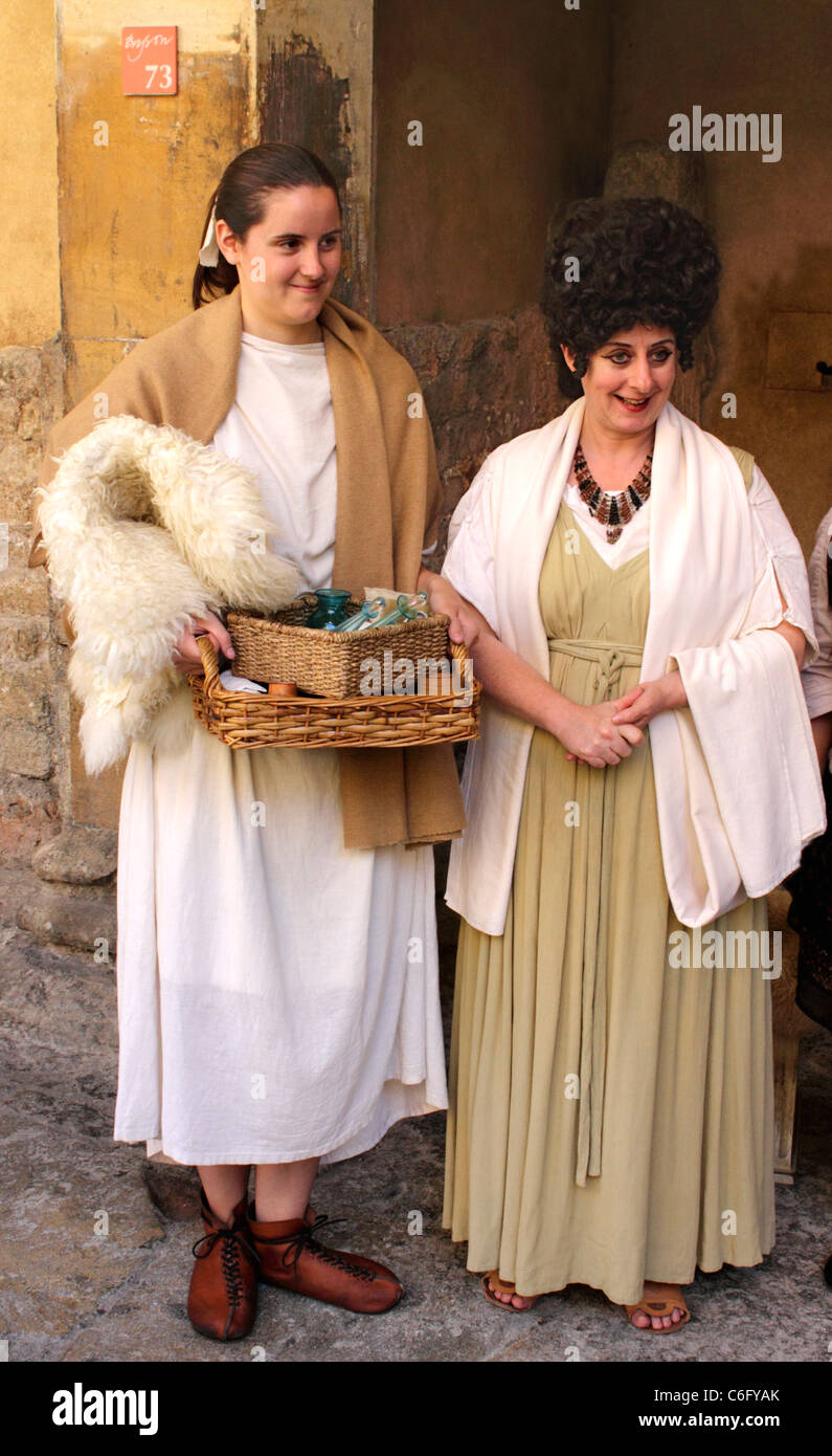 Roman citizens hi-res stock photography and images - Alamy