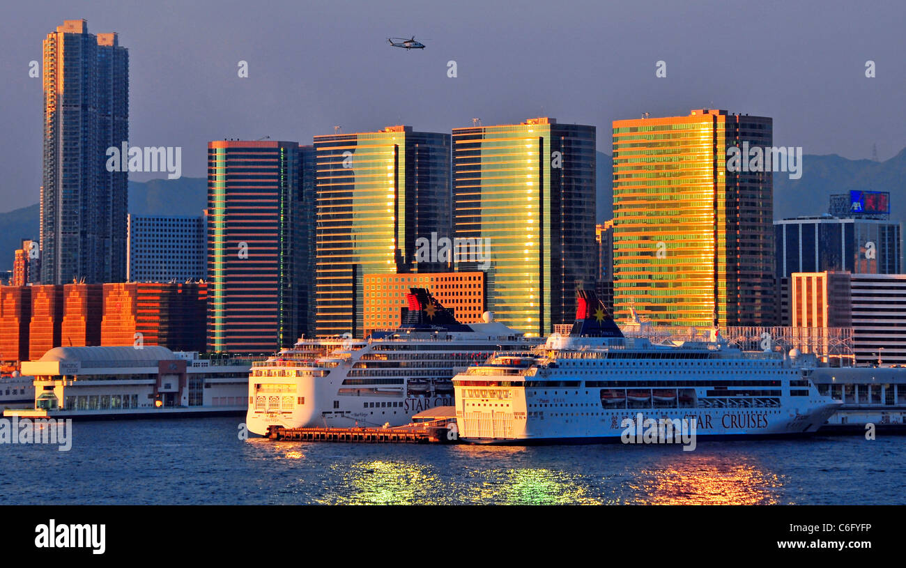 The main cruise ship terminal, Ocean Terminal, Kowloon, Victoria harbor ...