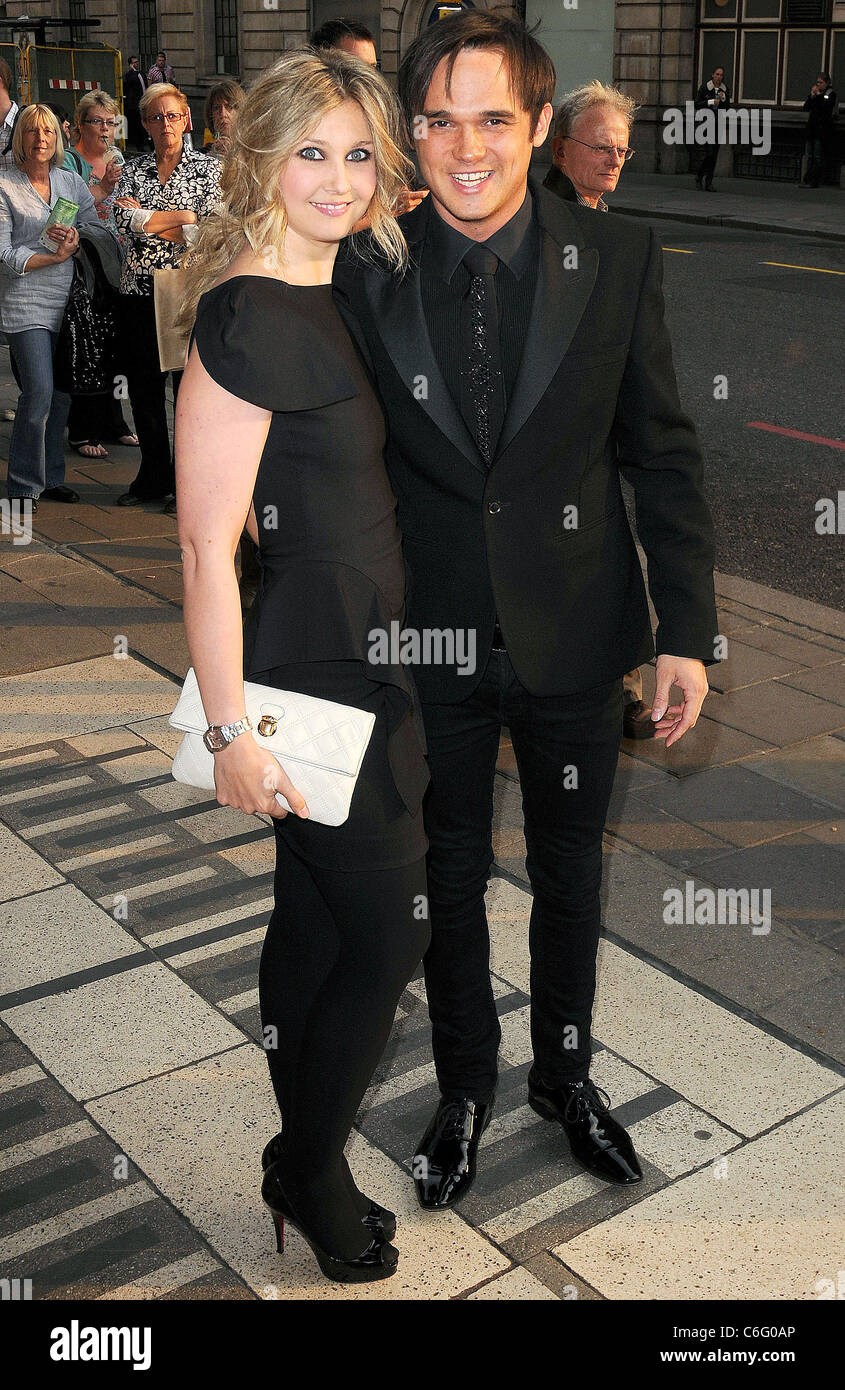 Gareth Gates and guest Wicked cast change at Apollo Victoria Theatre ...