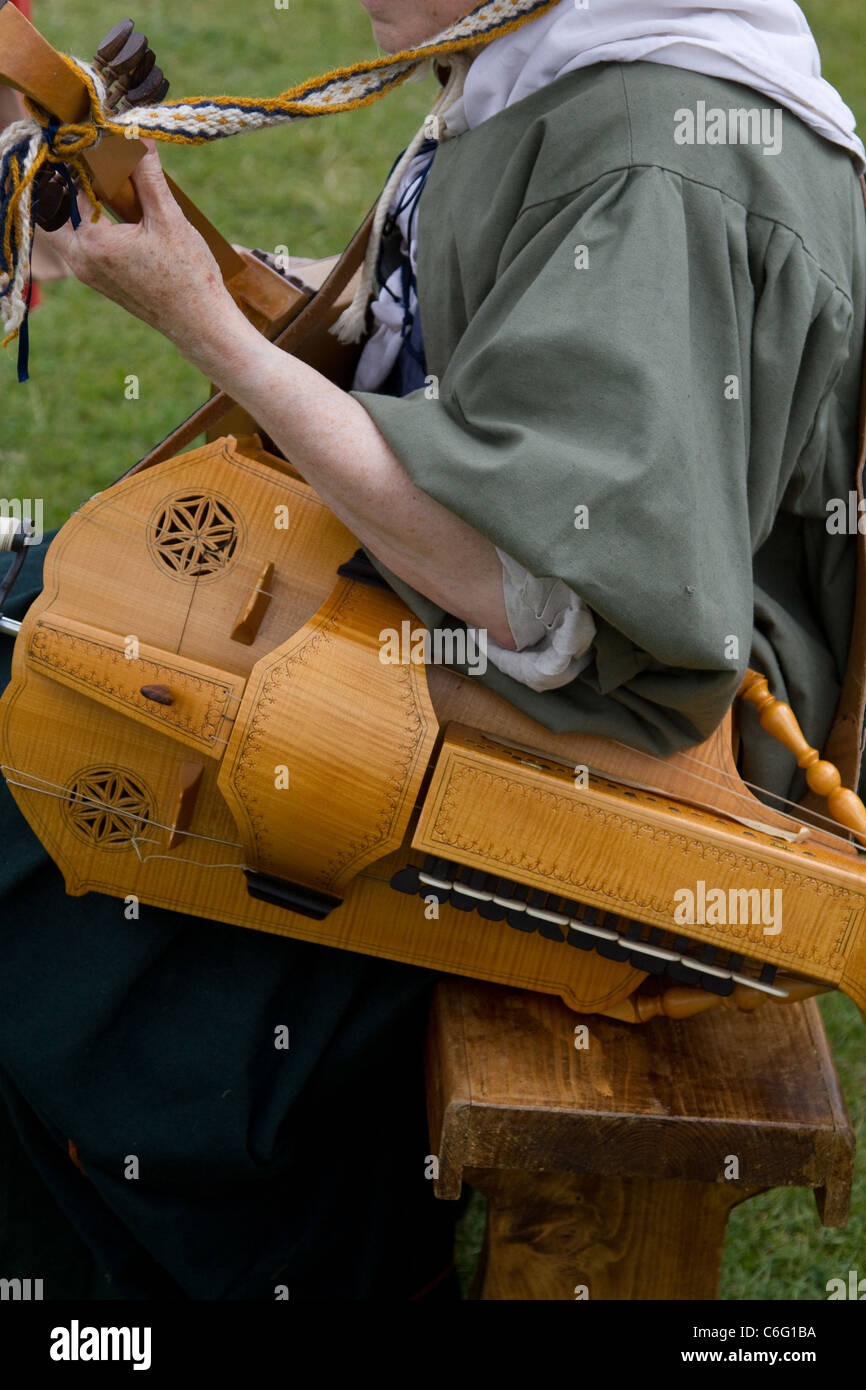 17th century musical instruments hi-res stock photography and images ...