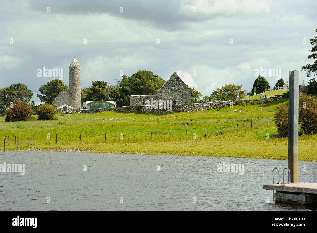 Clonmacnoise round tower hi-res stock photography and images - Alamy