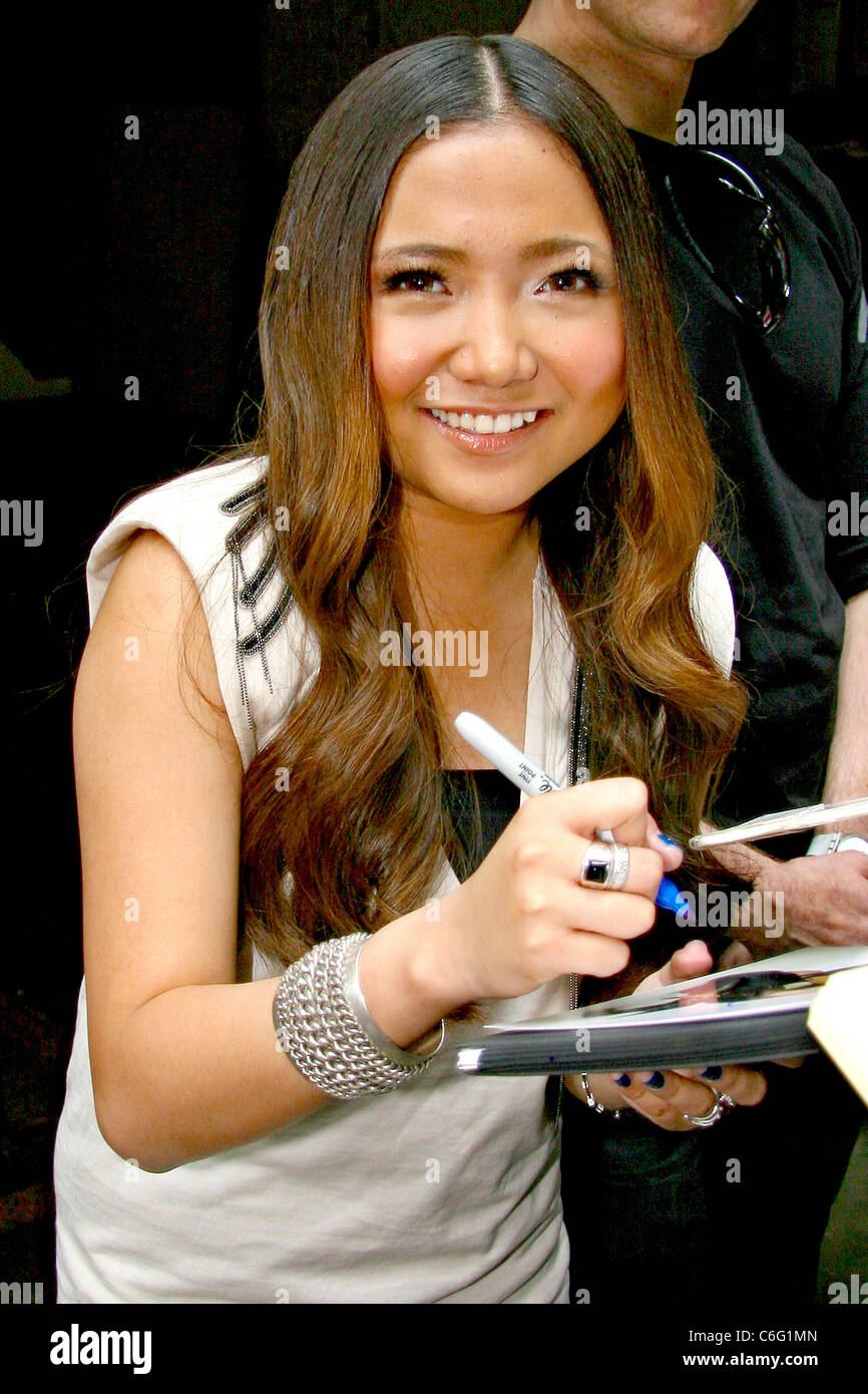 Charice aka Charice Pempengco greets fans outside ABC studios before ...