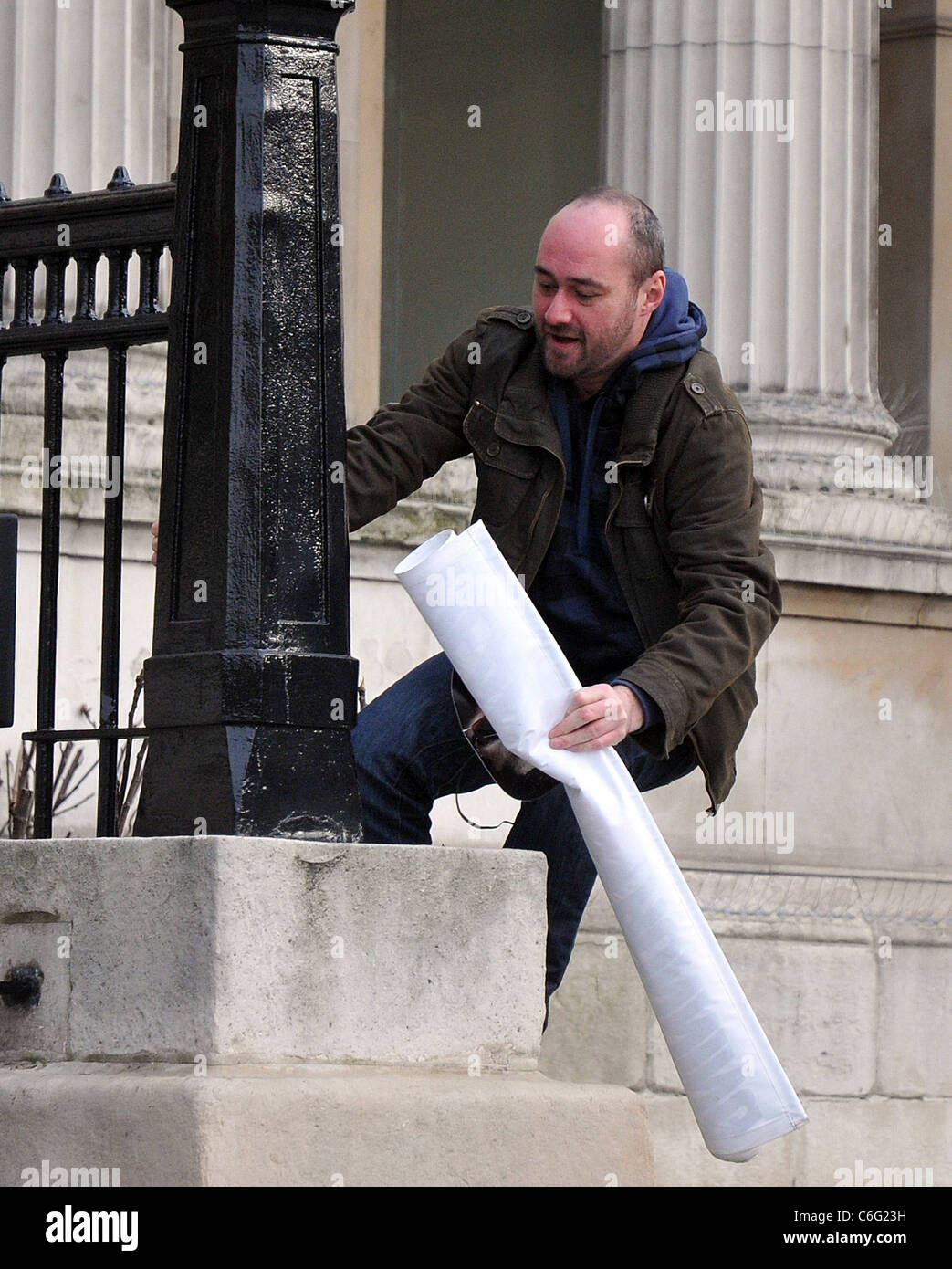 Stunt actors hi-res stock photography and images - Alamy