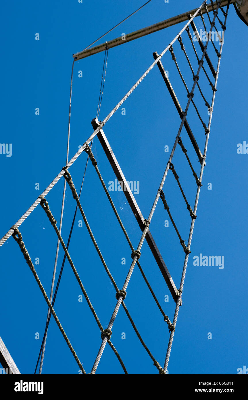 Old sailing wooden blocks rigging hi-res stock photography and images ...