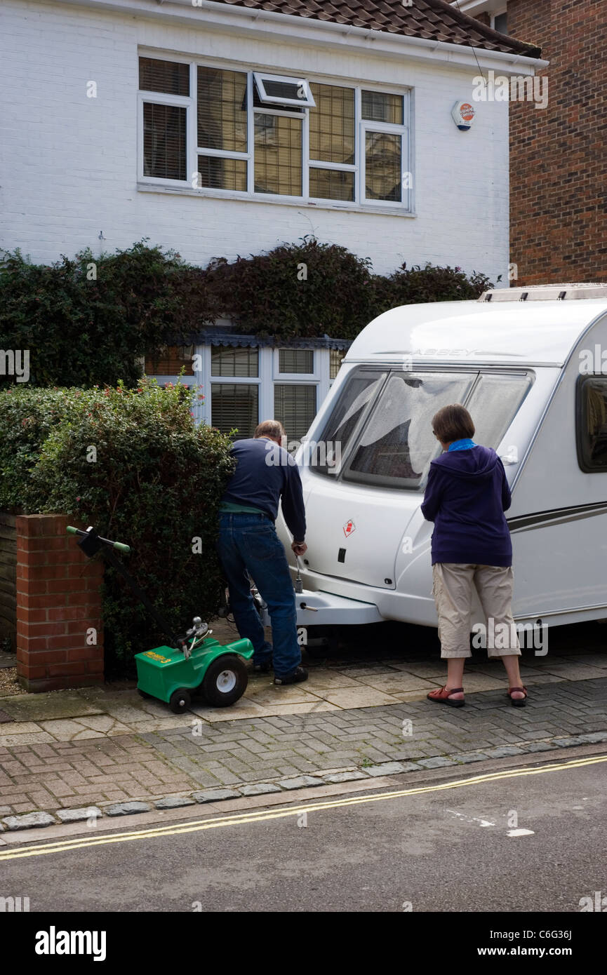 Caravan house driveway hi-res stock photography and images - Alamy