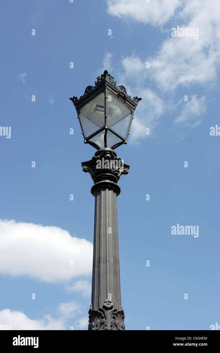 Iron lamp post hi-res stock photography and images - Alamy