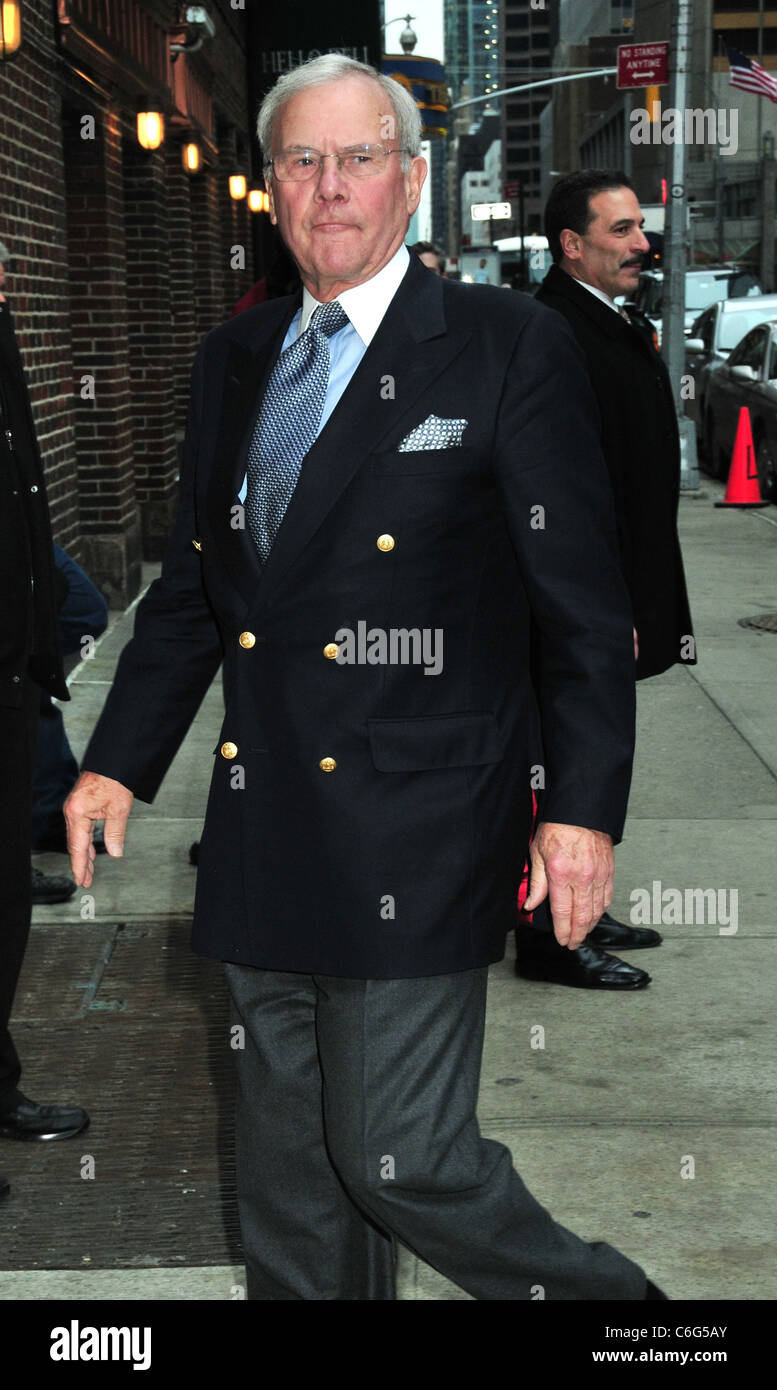 Tom Broakaw outside the Ed Sullivan Theatre for the 'Late Show With ...