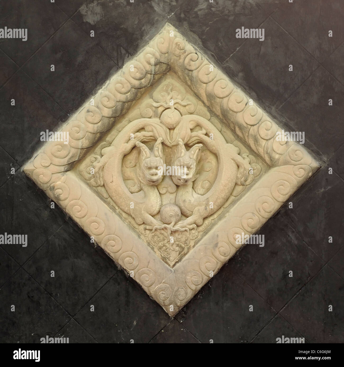 Chinese tile with 2 dragons, Wuhou Temple (Wuhouci), Chengdu, China ...