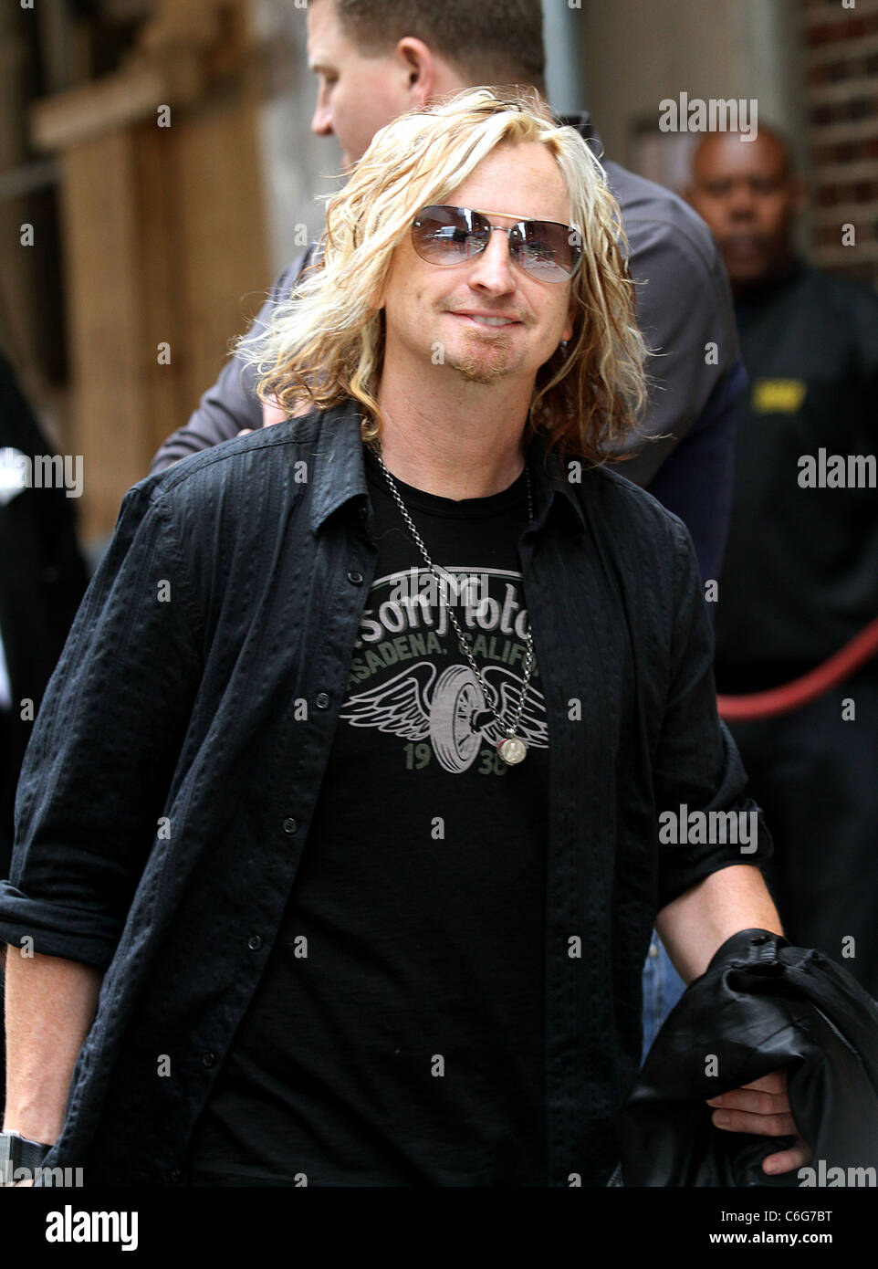 Eric Kretz of Stone Temple Pilots outside Ed Sullivan Theatre for the ...