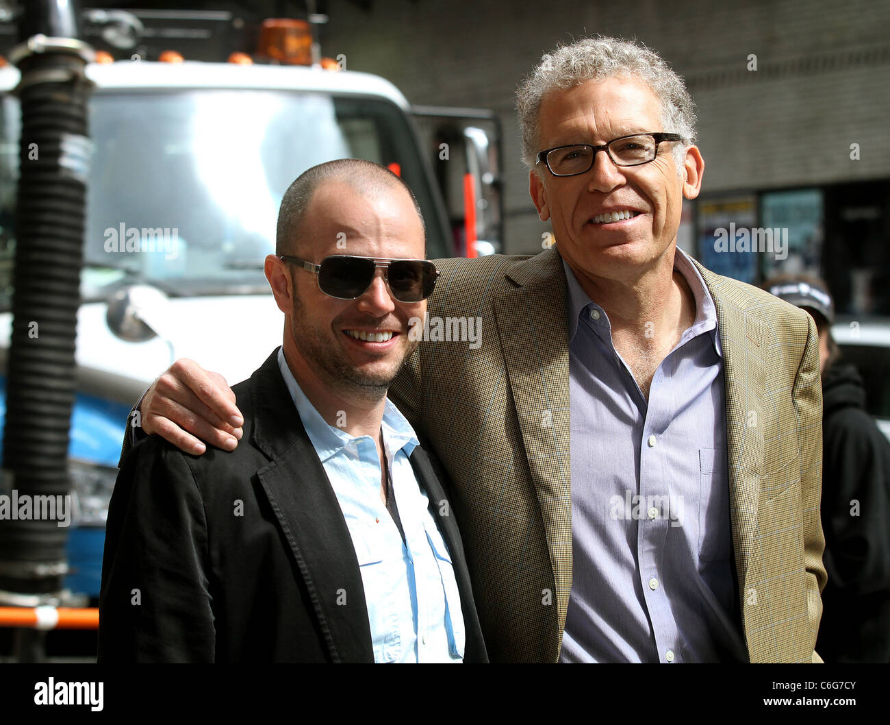 Damon Lindelof and Carlton Cuse, 'Lost' writters outside Ed Sullivan ...
