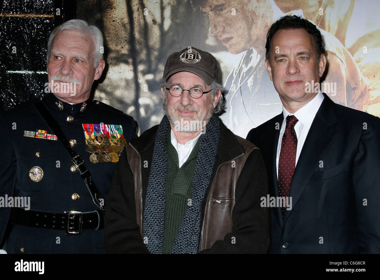 Captain dale dye the pacific premiere hi-res stock photography and ...