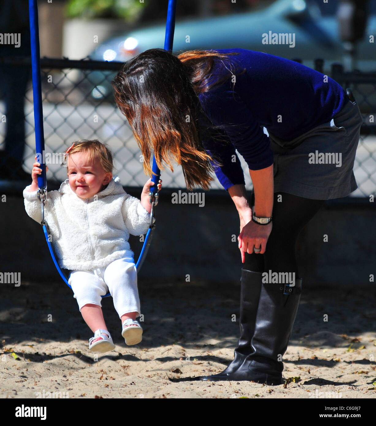 Jennifer Garner and daughter Seraphina Rose Affleck at the park in ...
