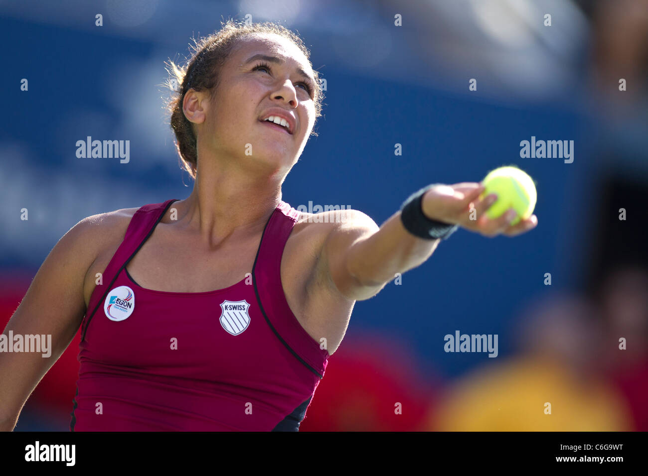 Heather watson serving hi-res stock photography and images - Alamy