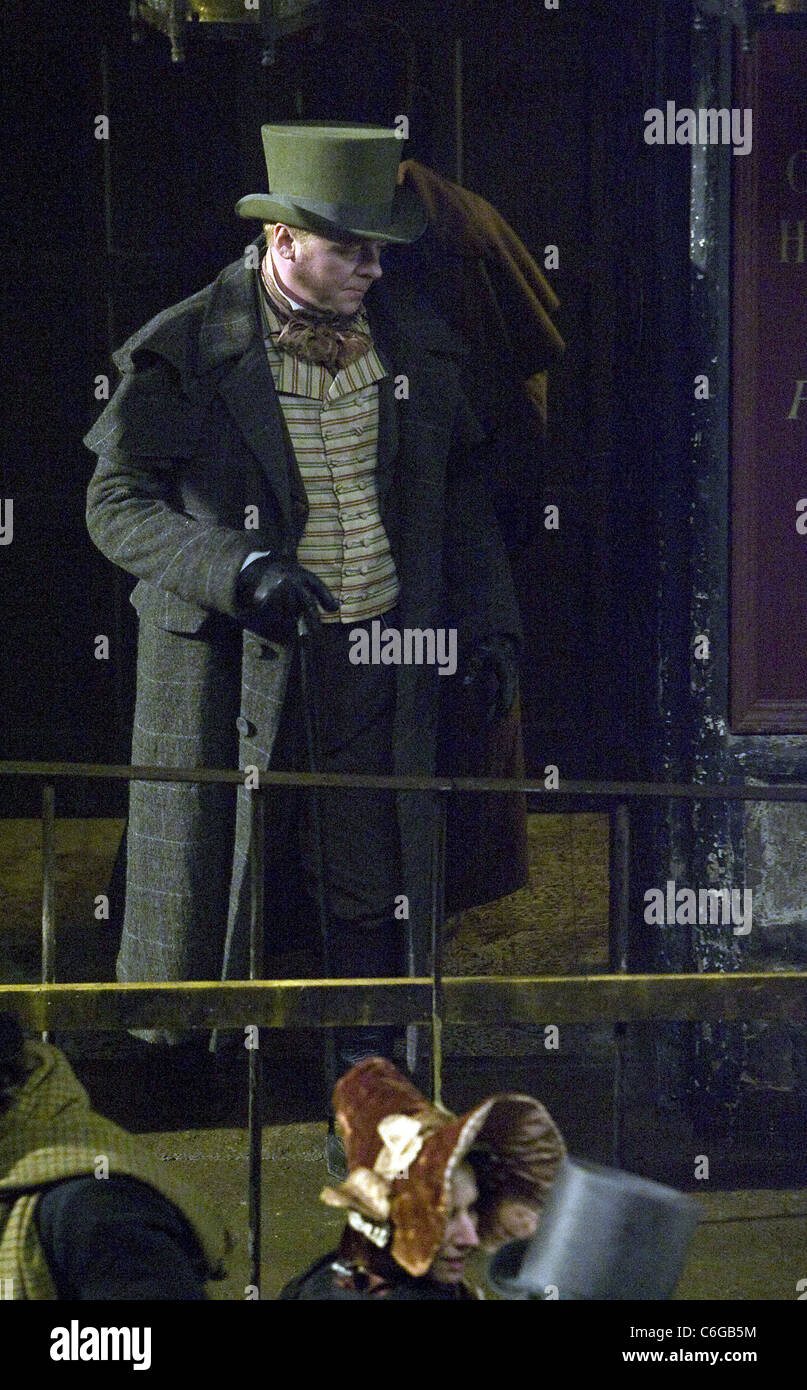 Simon Pegg Simon Pegg and Andy Serkis on the set of their new movie ...