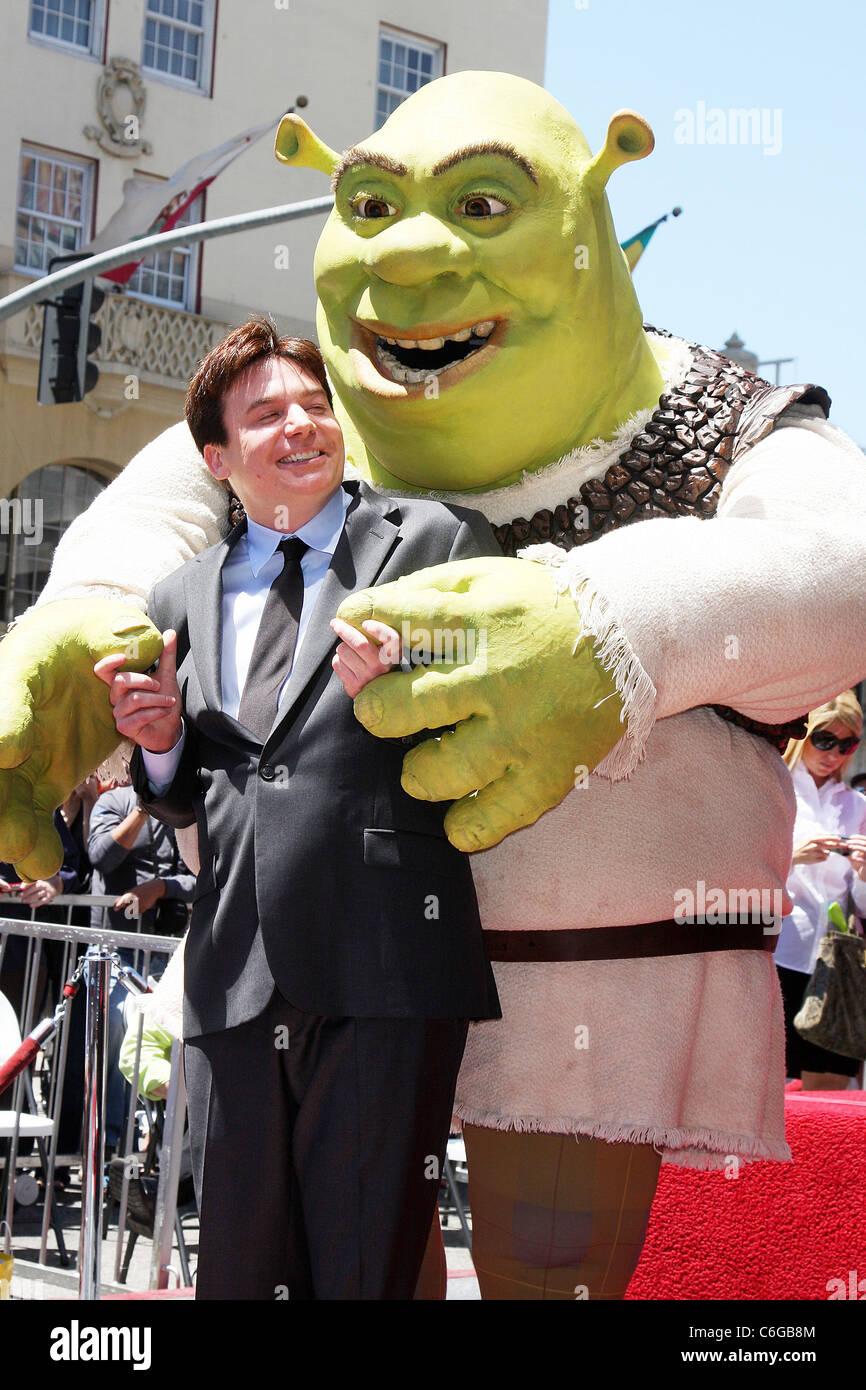 Mike Myers & Shrek Shrek honoured with the 2408th star on the Hollywood ...