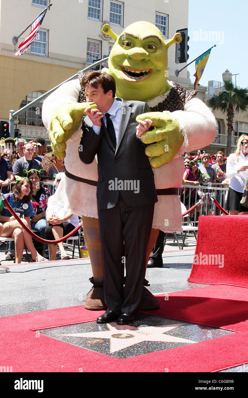 Mike Myers & Shrek Shrek honoured with the 2408th star on the Hollywood ...