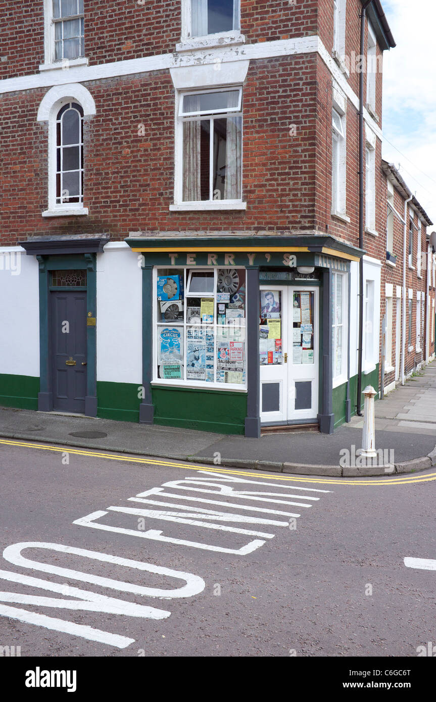 Corner shop posters hi-res stock photography and images - Alamy