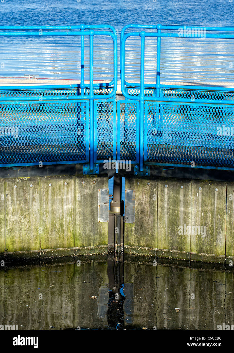 Canal lock or sluice gates Stock Photo - Alamy