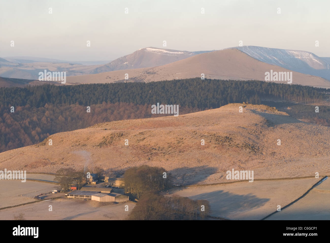 Ladybower Reservoir and the Derwent Valley from Derwent Edge Stock ...