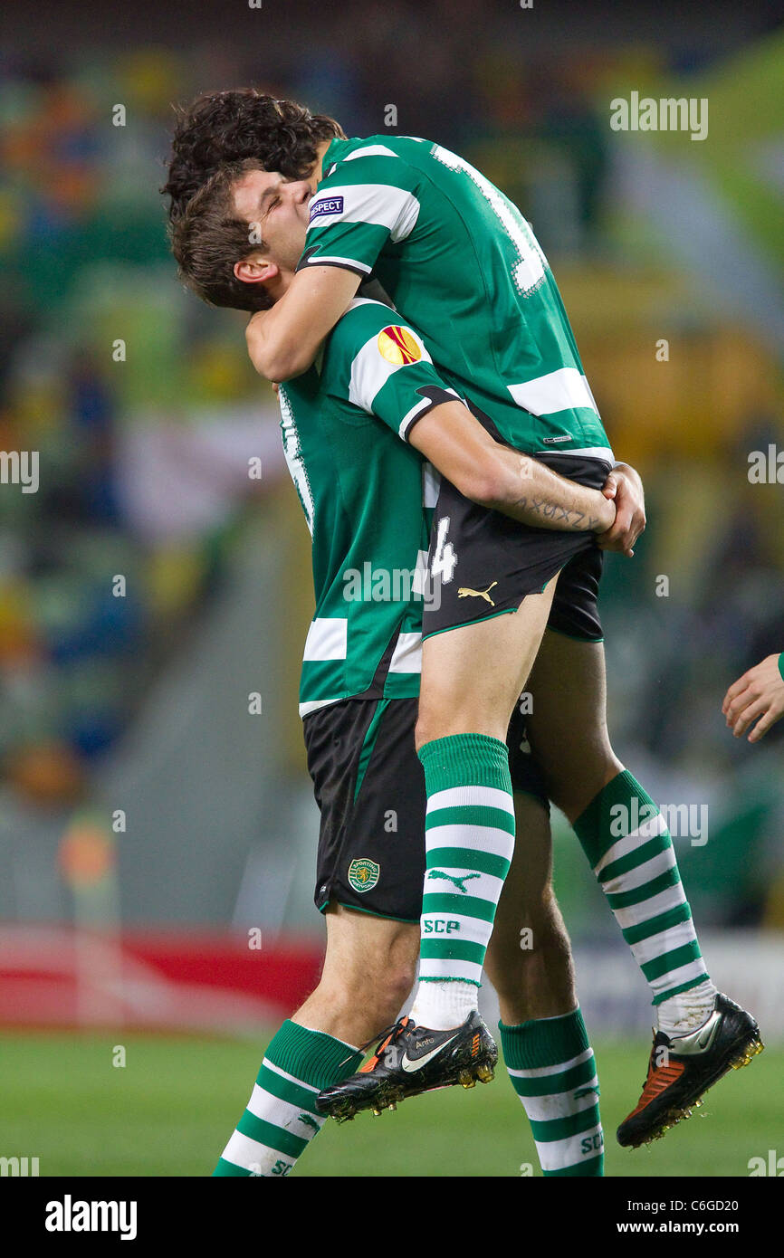 Matias Fernandez from Sporting celebrates goal with Leandro Grimi from ...