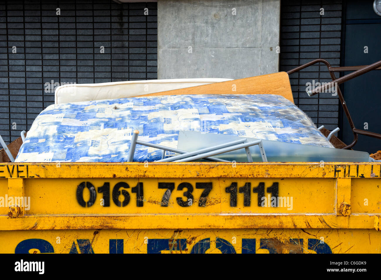 Waste skip hi-res stock photography and images - Alamy