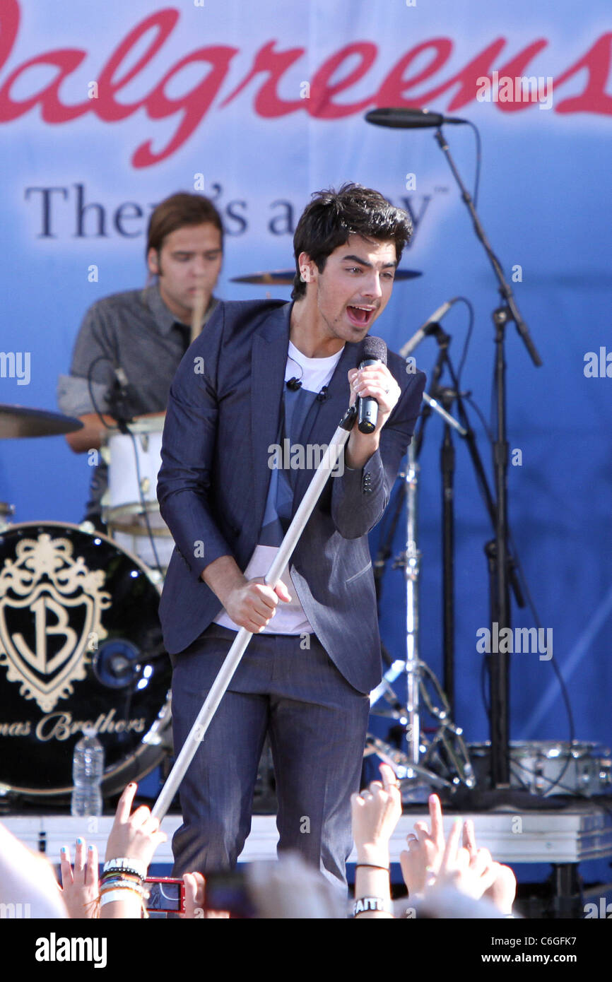 Joe Jonas The Jonas Brothers perform for ABC's 'Good Morning America ...