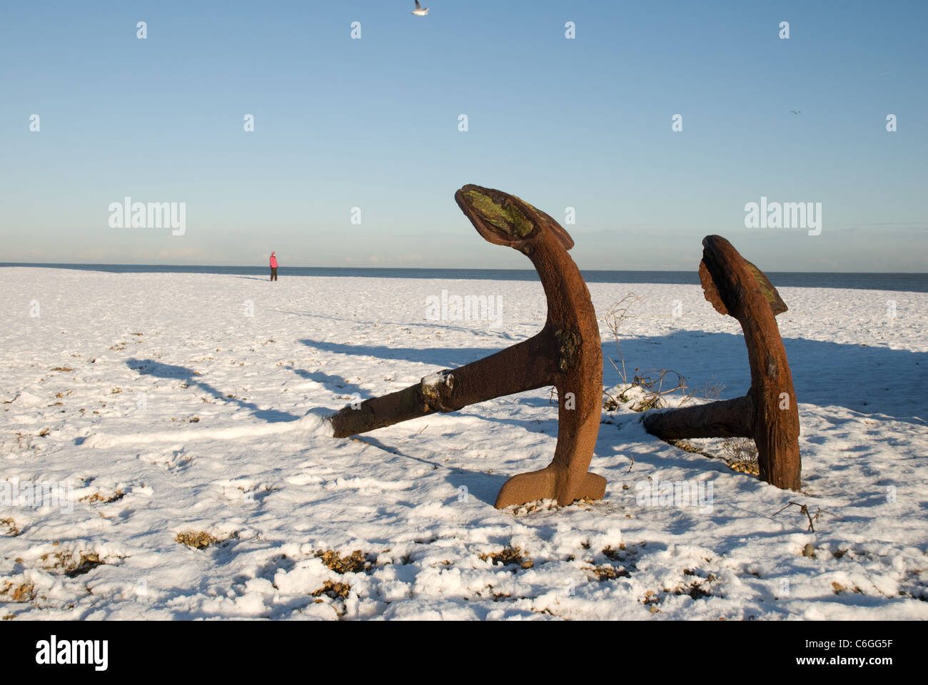Two anchors hi-res stock photography and images - Alamy