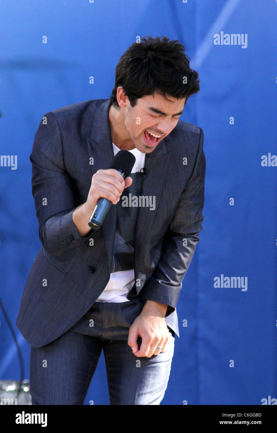 Joe Jonas The Jonas Brothers perform for ABC's 'Good Morning America ...