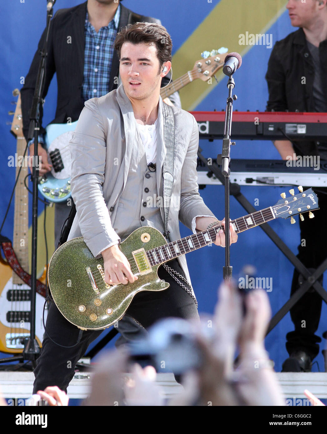 Kevin Jonas The Jonas Brothers perform for ABC's 'Good Morning America ...