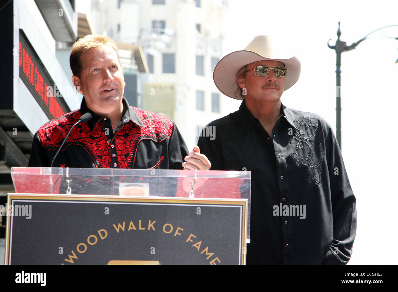 Shawn Parr and Alan Jackson Alan Jackson is honoured with the 2405th ...