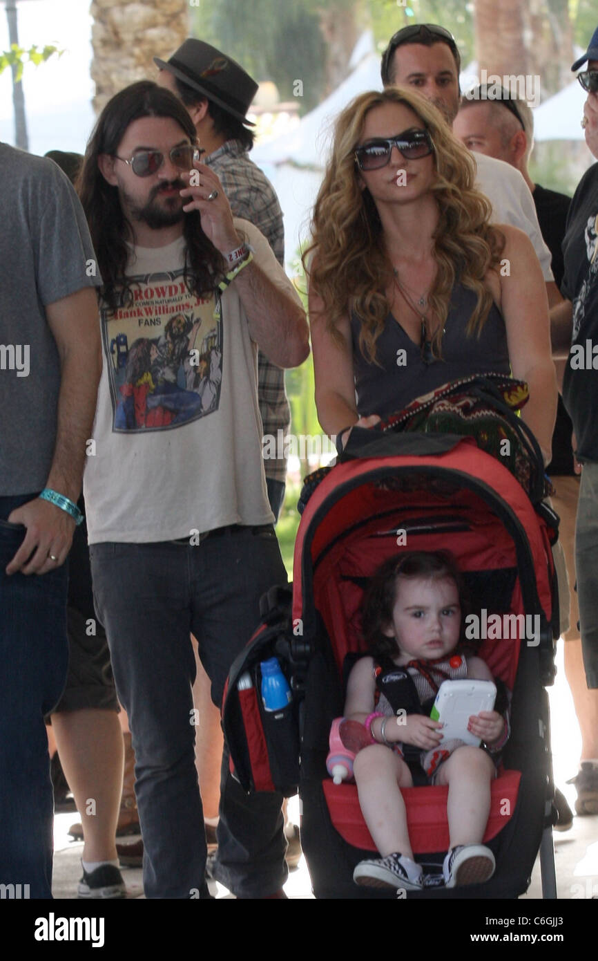 Shooter Jennings, Drea de Matteo and daughter Alabama Jennings at the ...