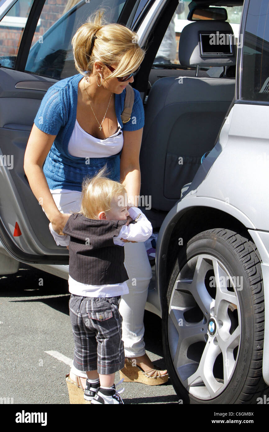 Kerry Katona and her son Max arrive at her mother's house Cheshire ...