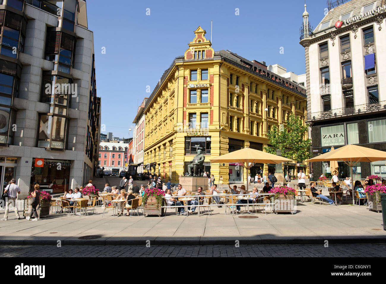 Stortinget karl johans gate hi-res stock photography and images - Alamy