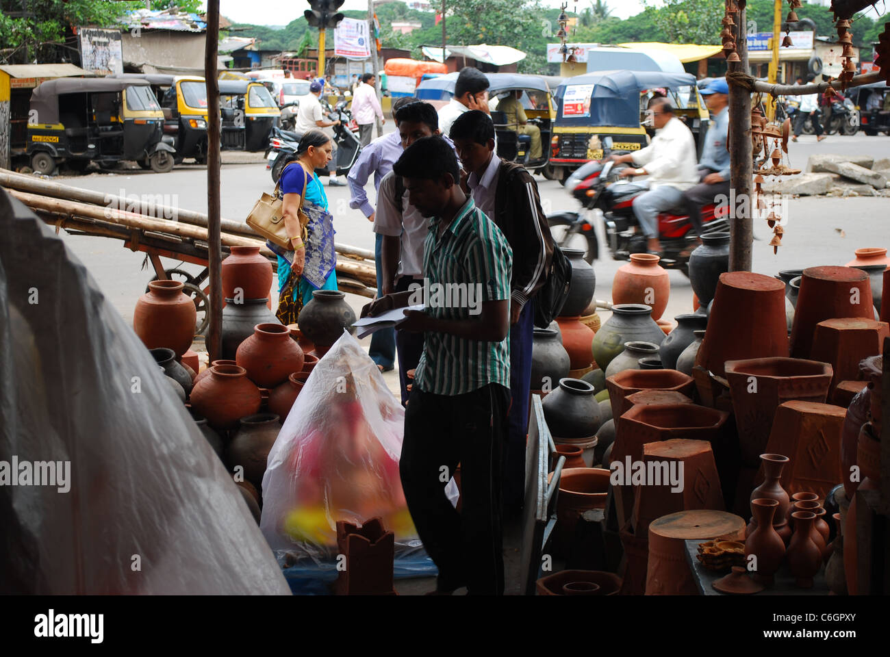 clay pot shop Stock Photo - Alamy