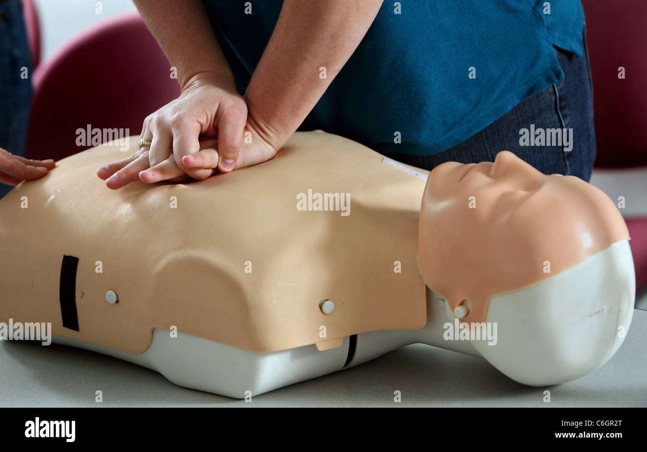 Cpr hi-res stock photography and images - Alamy