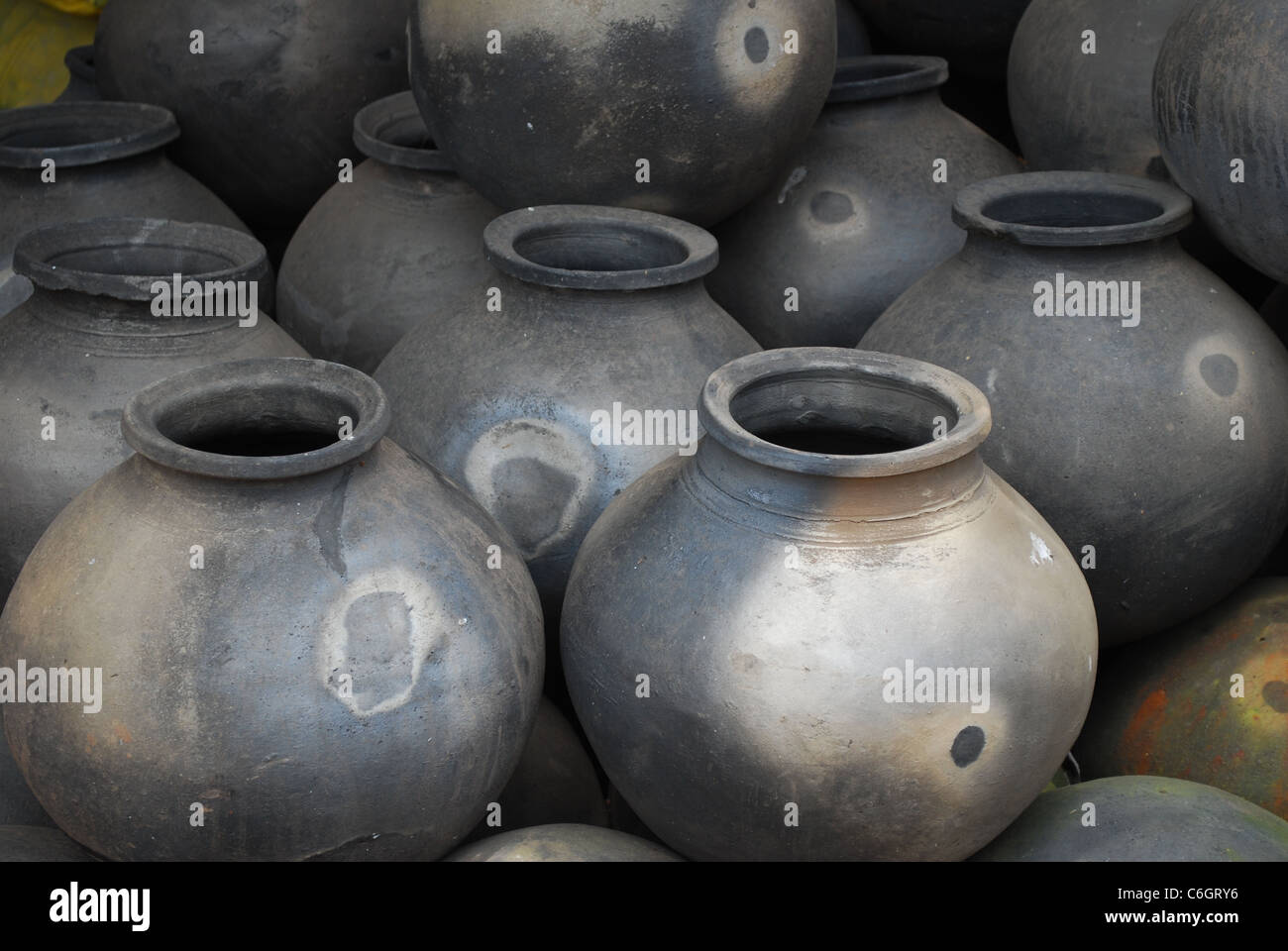 clay pot shop Stock Photo - Alamy