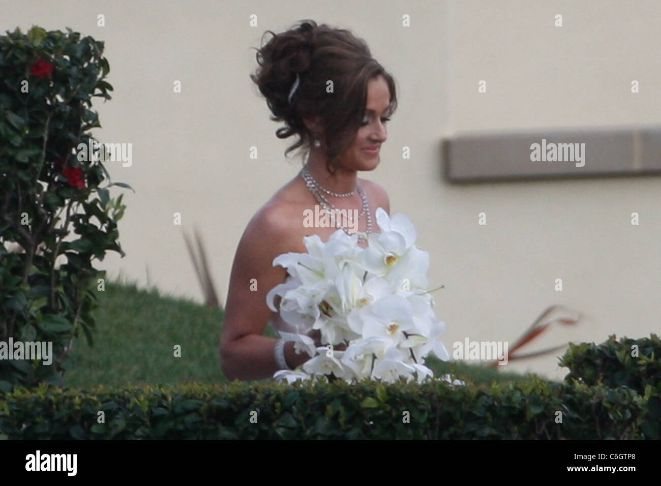 The bachelor wedding of Jason Mesnick and Molly Malaney held at ...
