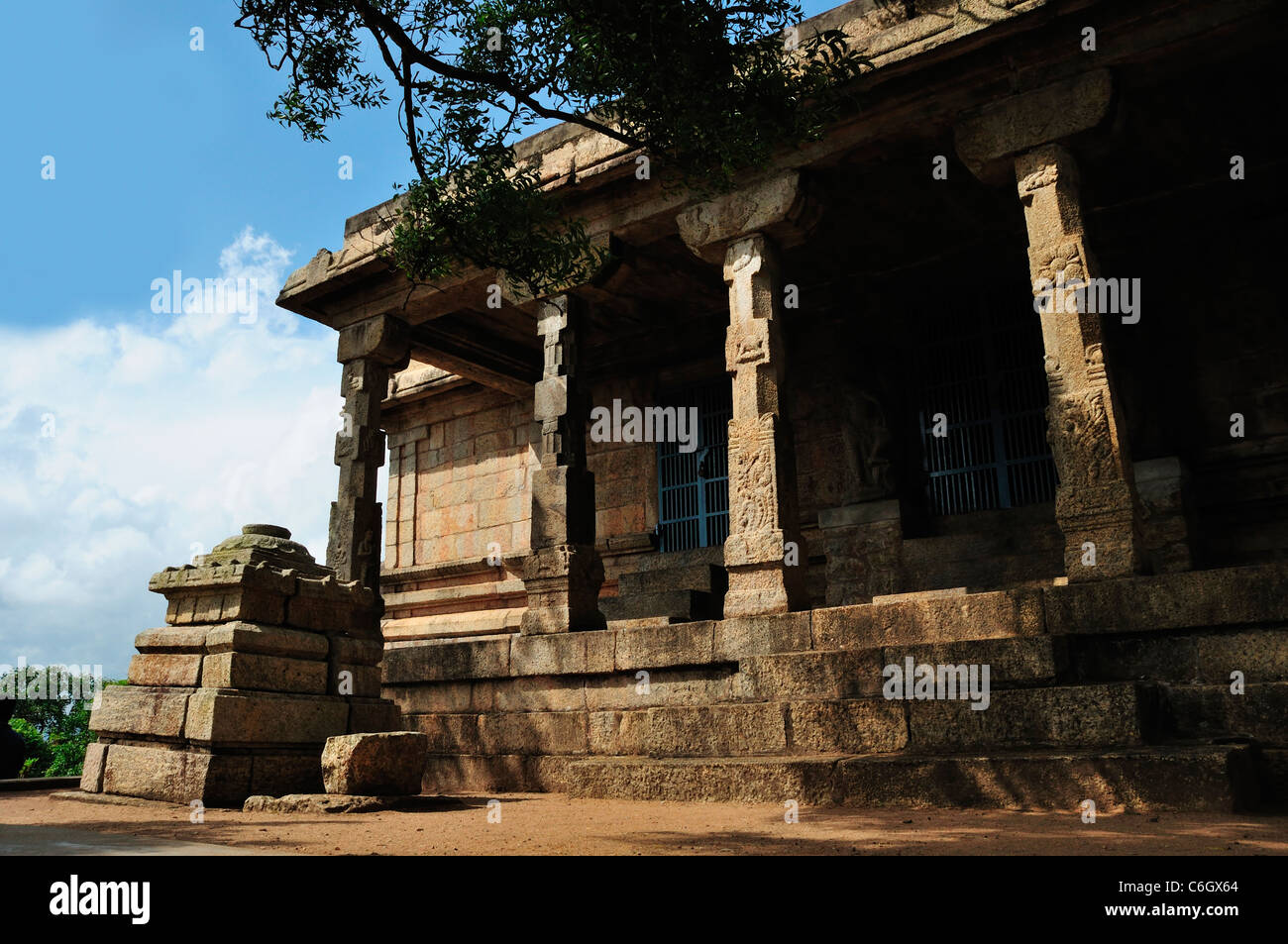 Culture temple hi-res stock photography and images - Alamy