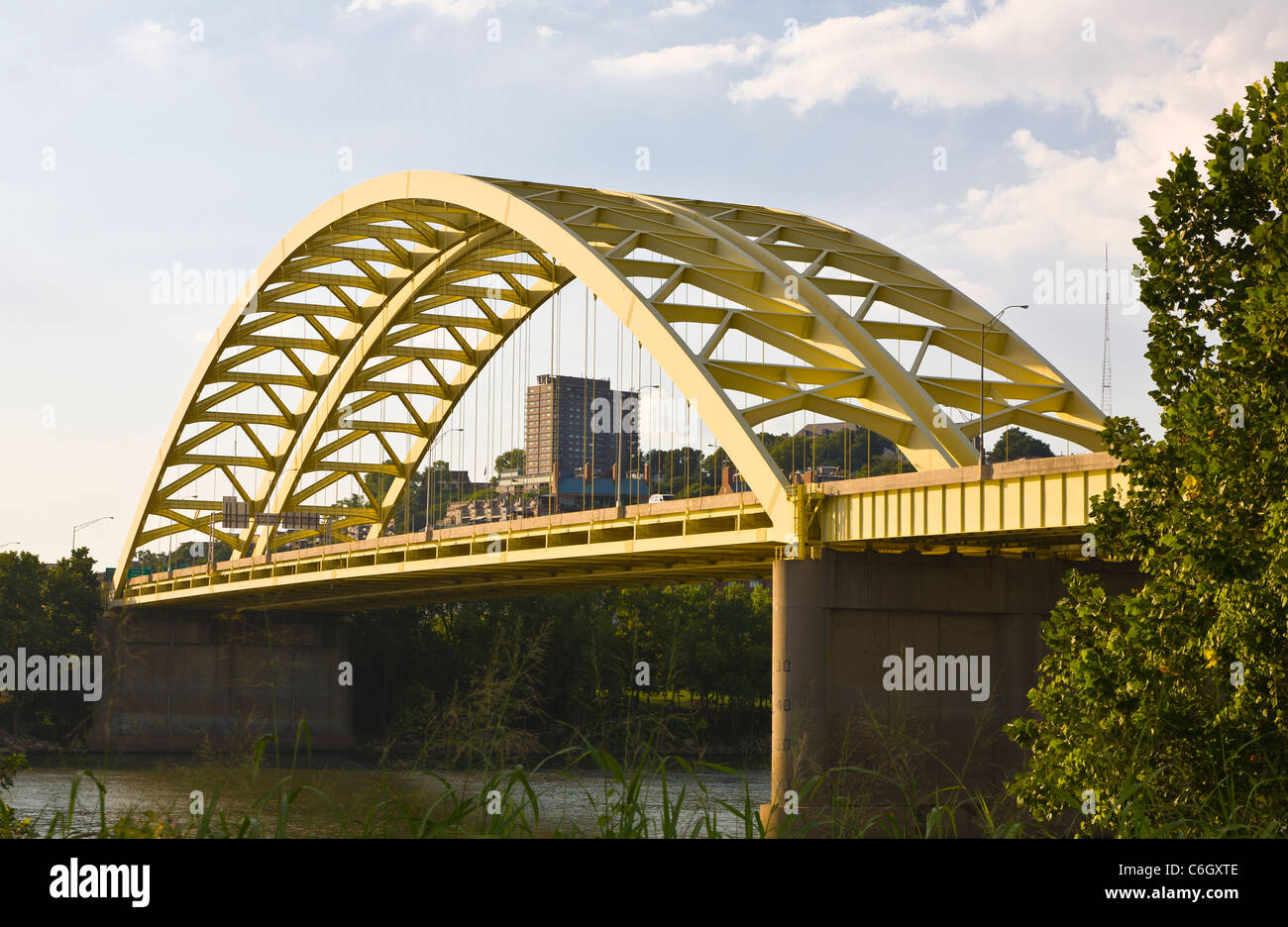 Daniel Carter Beard Route 471 bridge across the Ohio River in ...