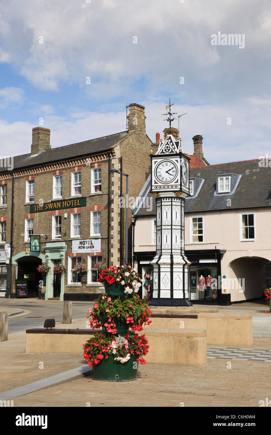 Town square uk hi-res stock photography and images - Alamy