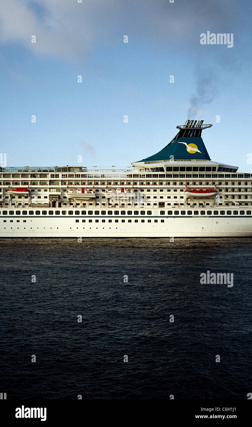 Arrival of cruise ship MS Artania in the port of Hamburg on her first ...