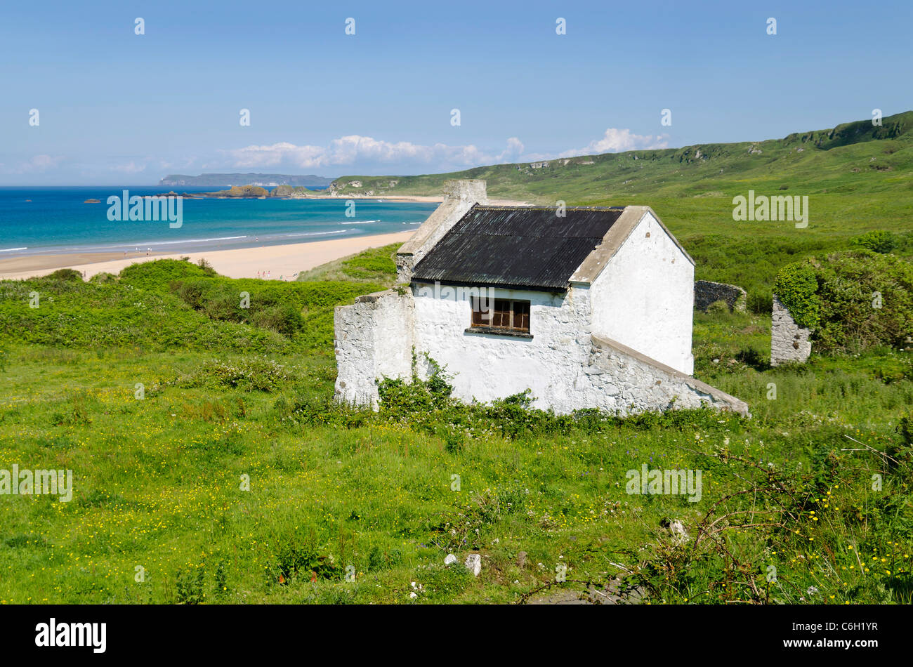 Seaside cottage hi-res stock photography and images - Alamy