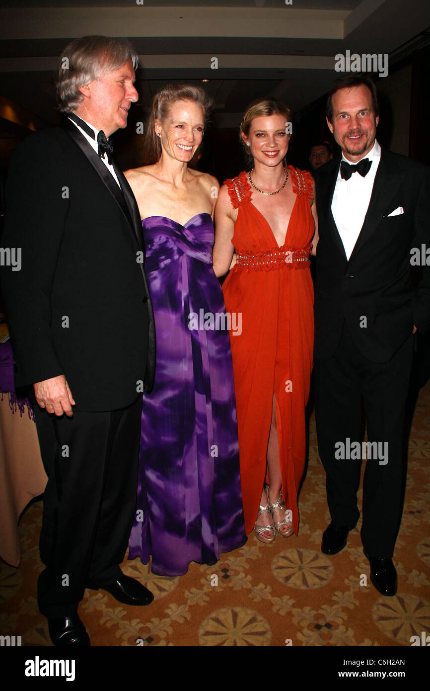 James Cameron, Suzy Amis, Amy Smart and Bill Paxton 8th Annual VES ...
