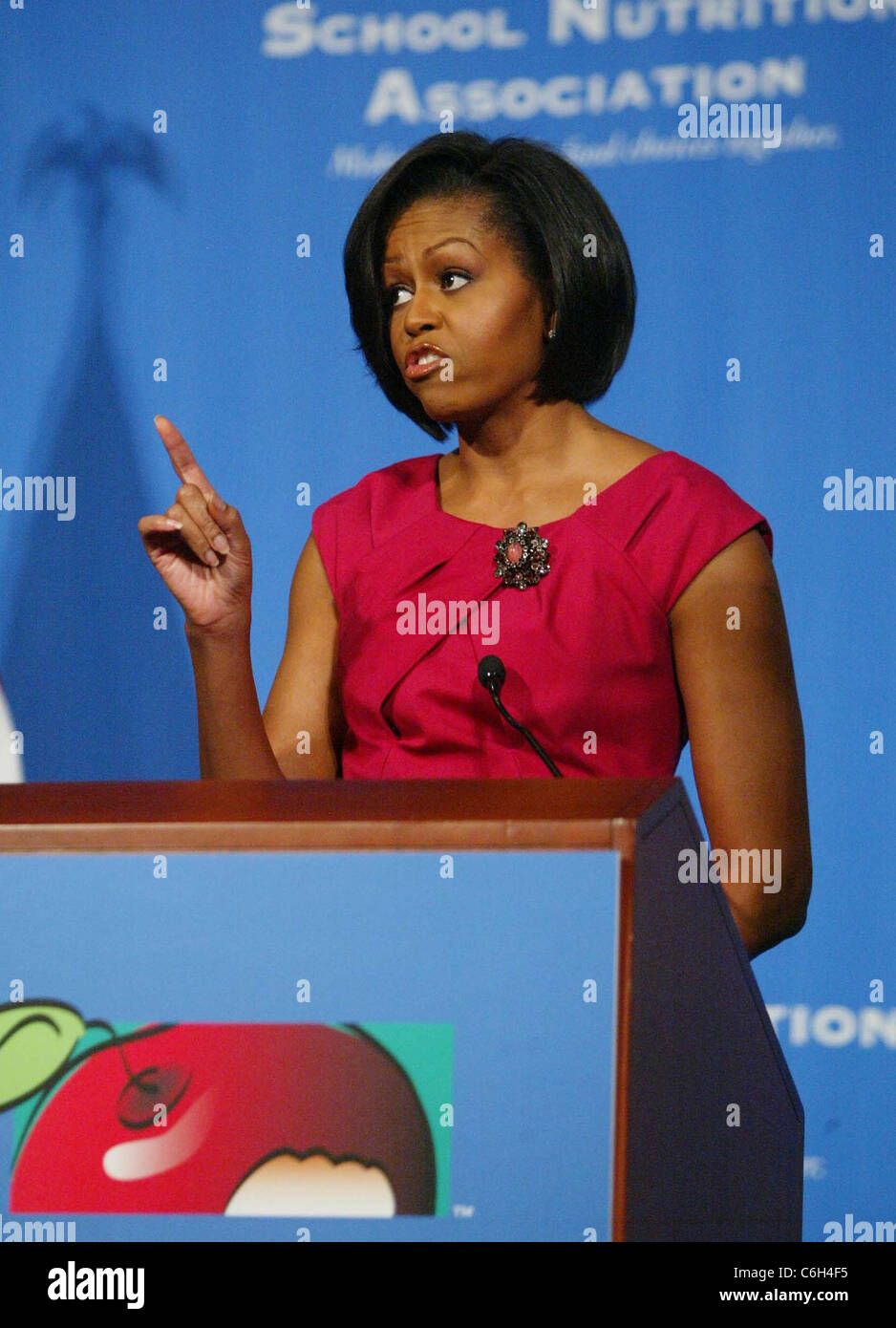 US First Lady Michelle Obama promotes her 'Let's Move' campaign and the ...