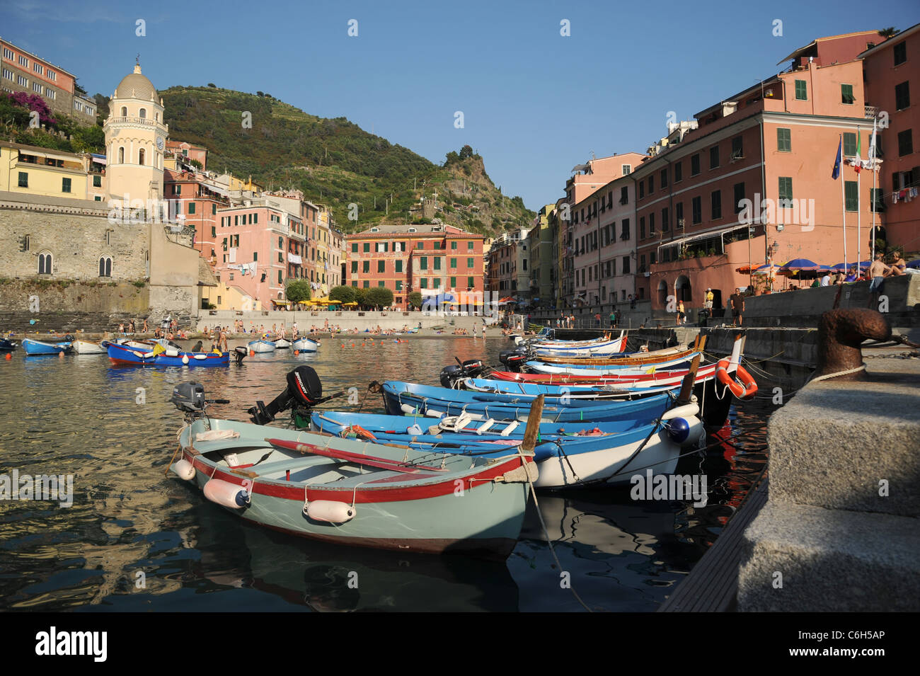 Harbor and bay hi-res stock photography and images - Alamy